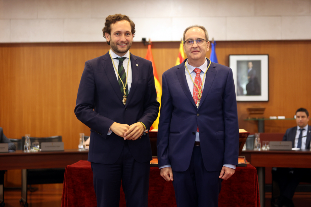 Investidura de Isaac Claver como presidente de la Diputación Provincial ...