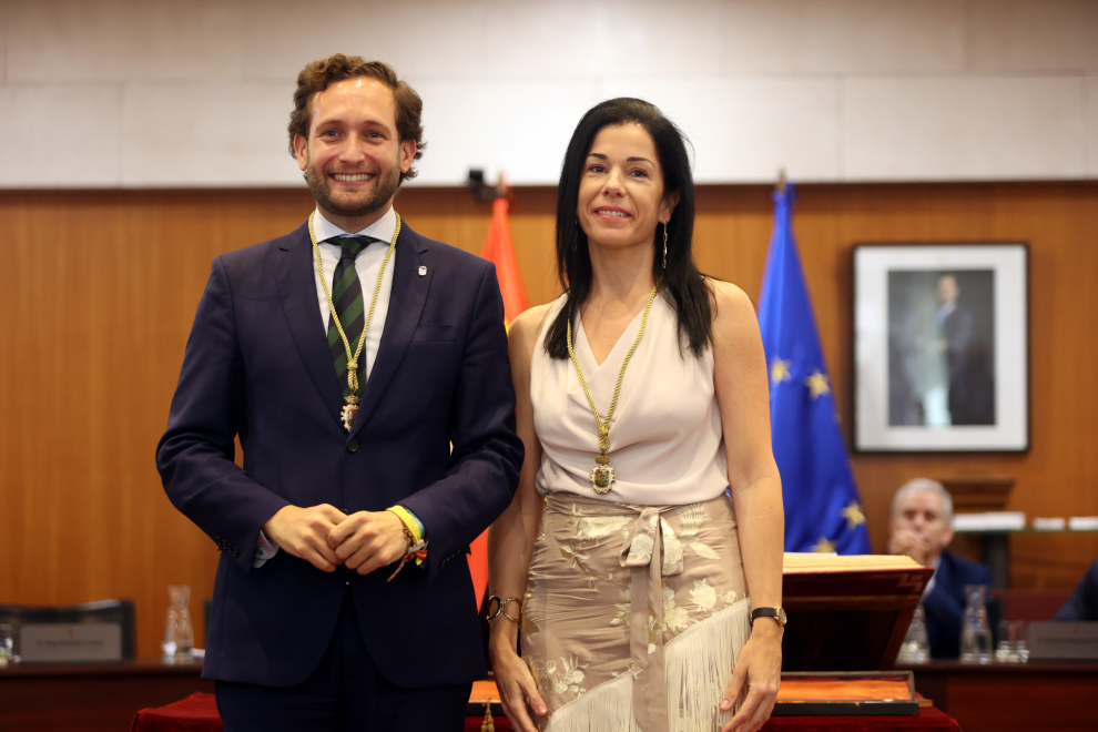 Investidura de Isaac Claver como presidente de la Diputación Provincial ...