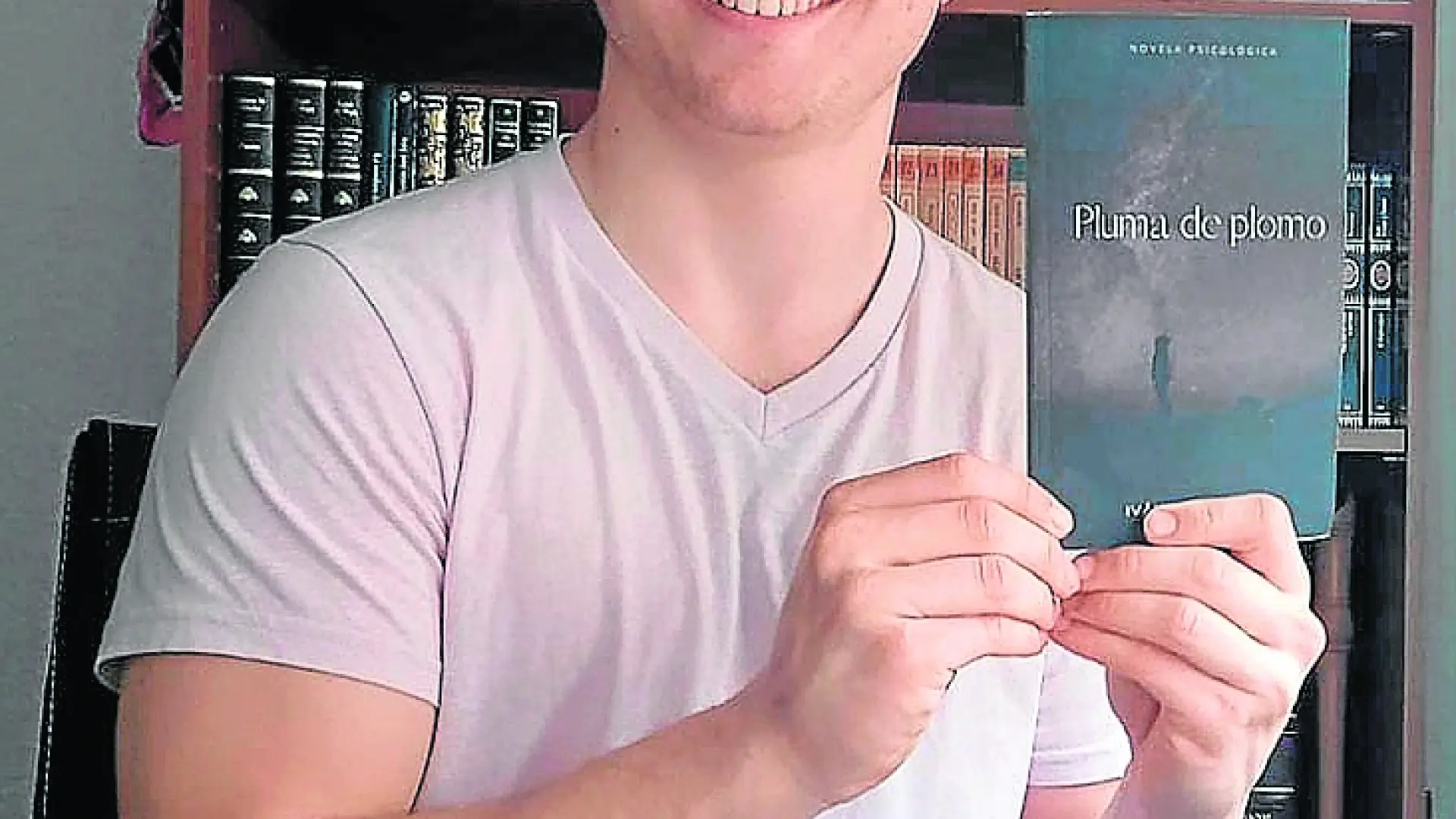 El jaqués Iván Seral publica su segunda novela, ‘Pluma de plomo’