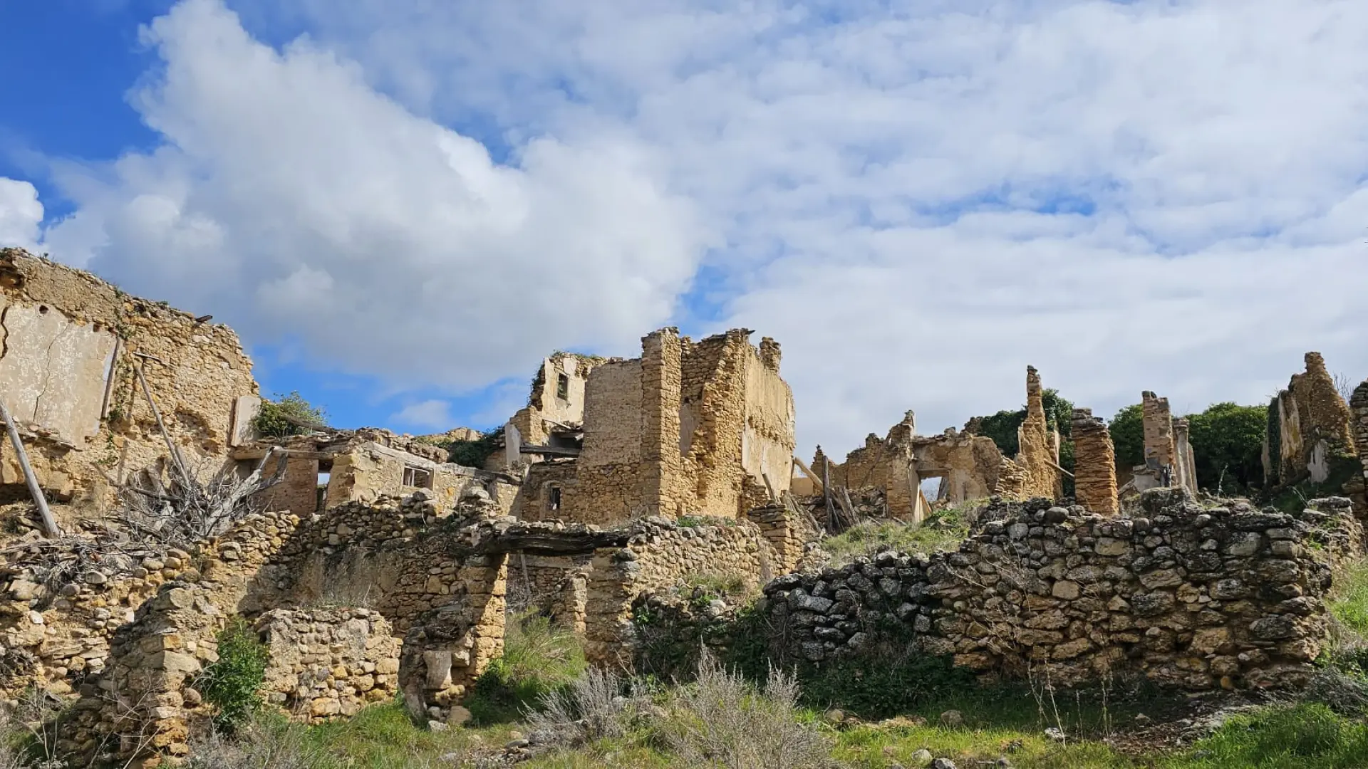 Fet está alejado y en plena naturaleza, tiene que ser autosuficiente