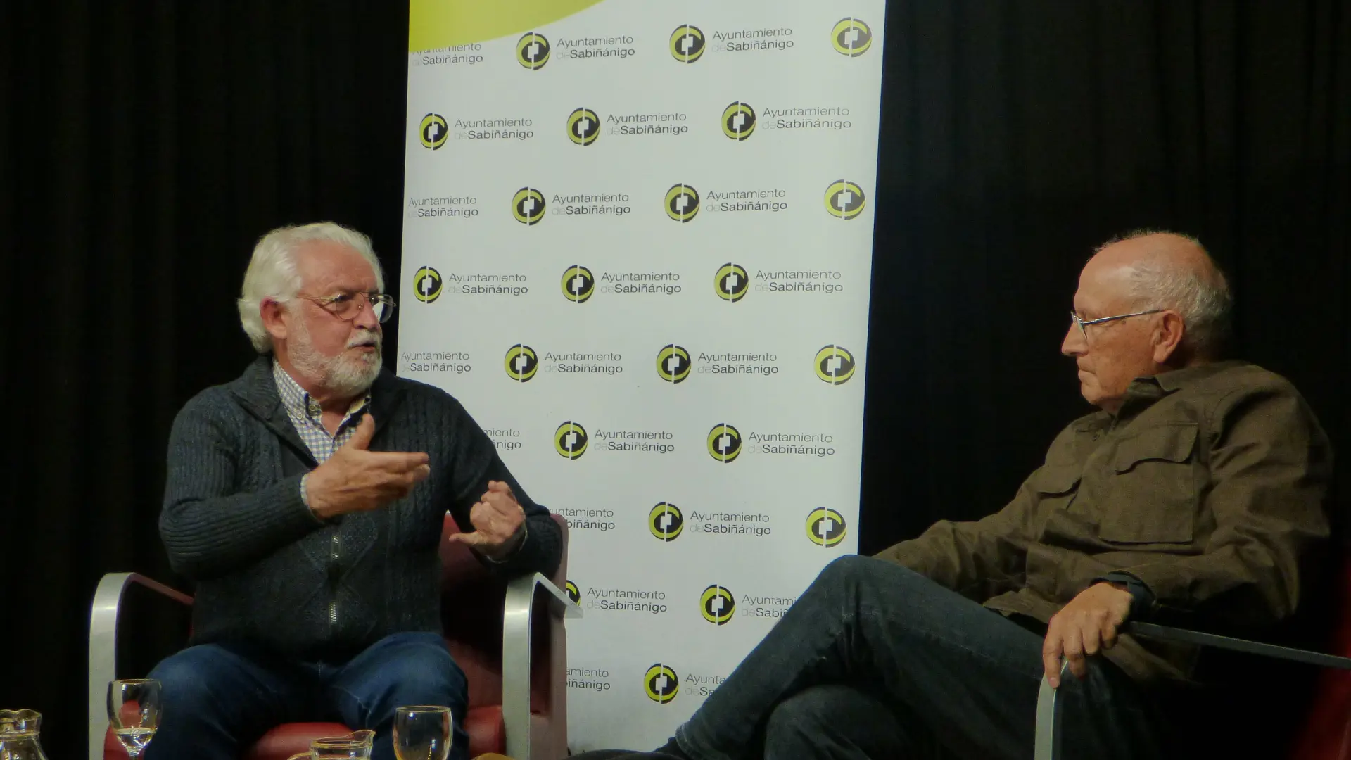 Ramón Acín presenta libro en Sabiñánigo