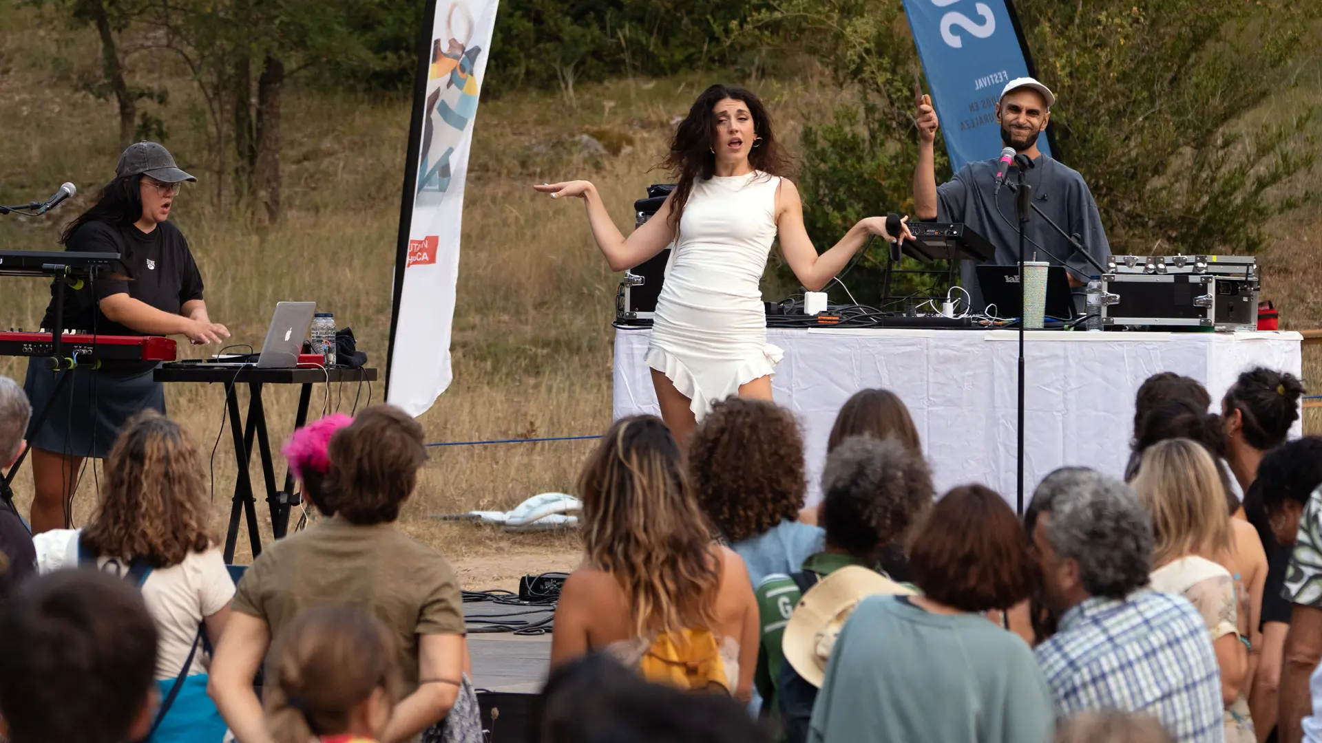 Diva urbana en entorno rural