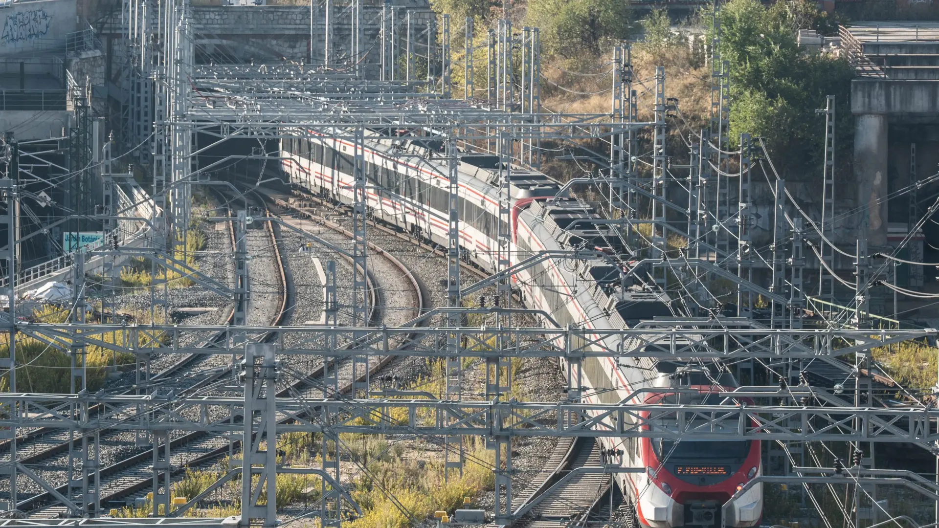 Adif suspende trenes entre Madrid, Zaragoza, Teruel y Valencia hasta este domingo debido a la DANA