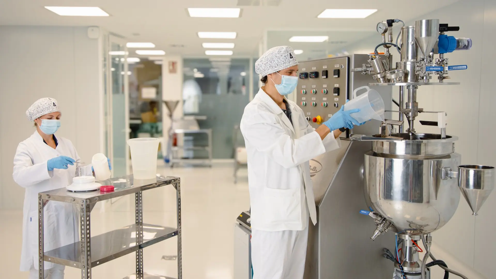 Marro recupera con sus productos de carrasca la esencia de la farmacopea