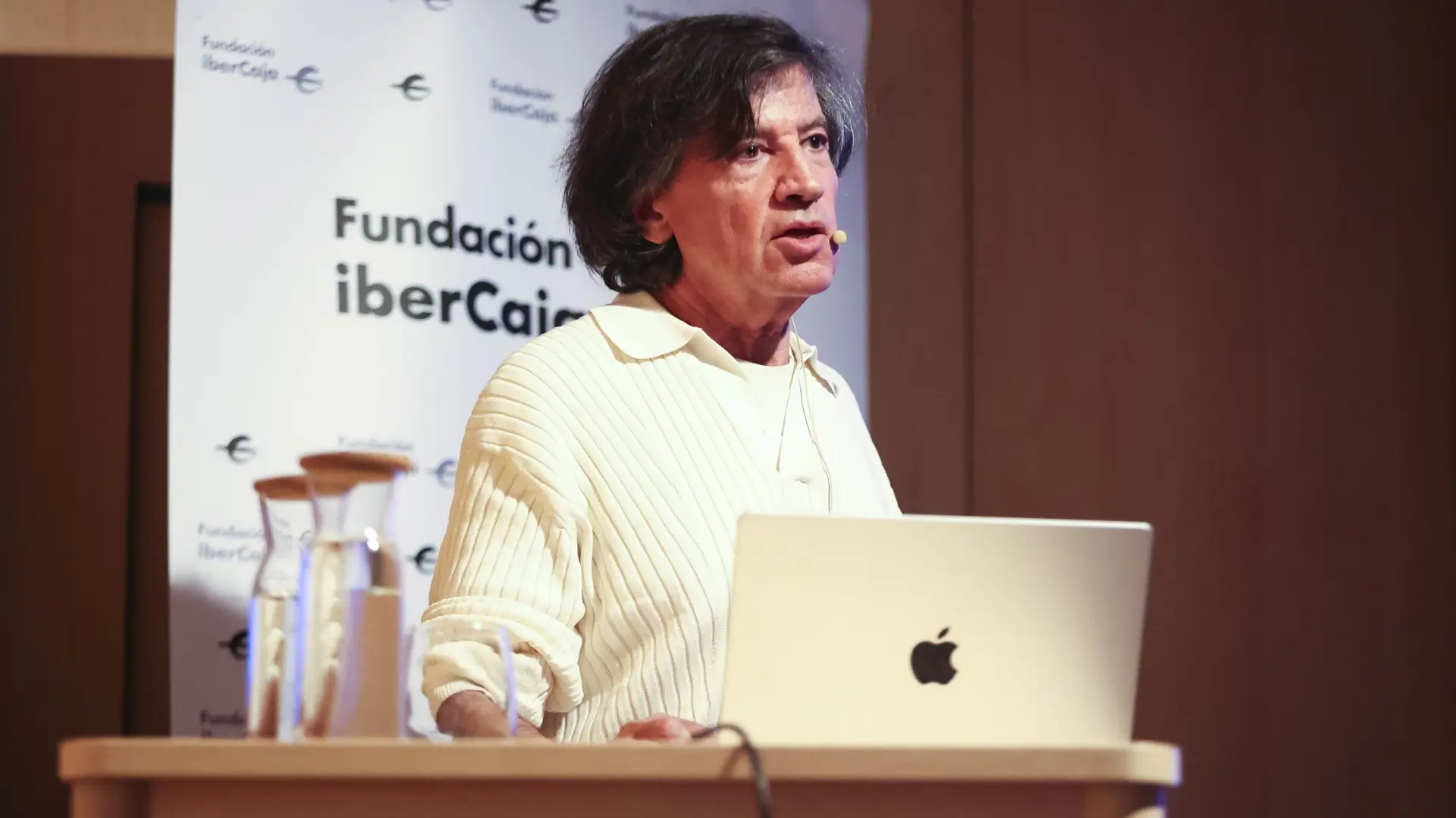 Carlos López-Otín "Más importante que sobrevivir es seguir siendo humanos"