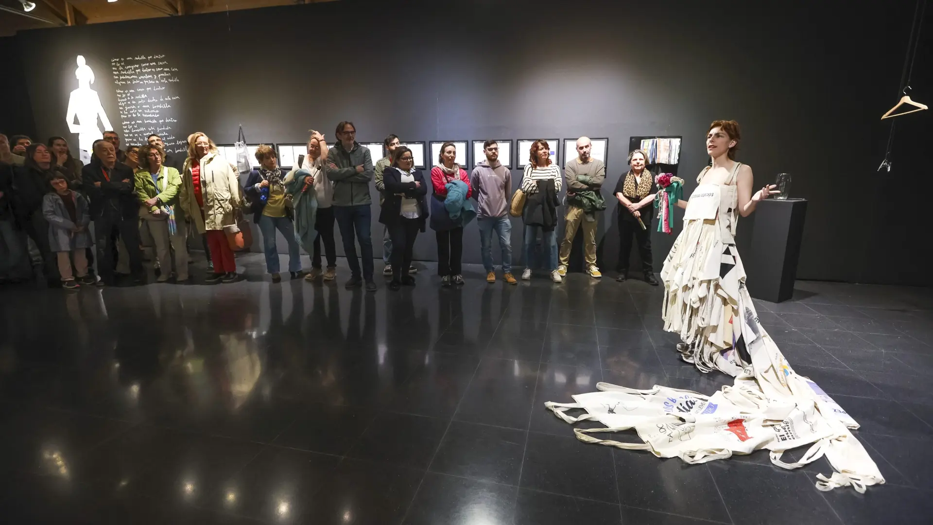 La mirada de Lucía Naval transforma lo cotidiano y anima “lo inanimado”