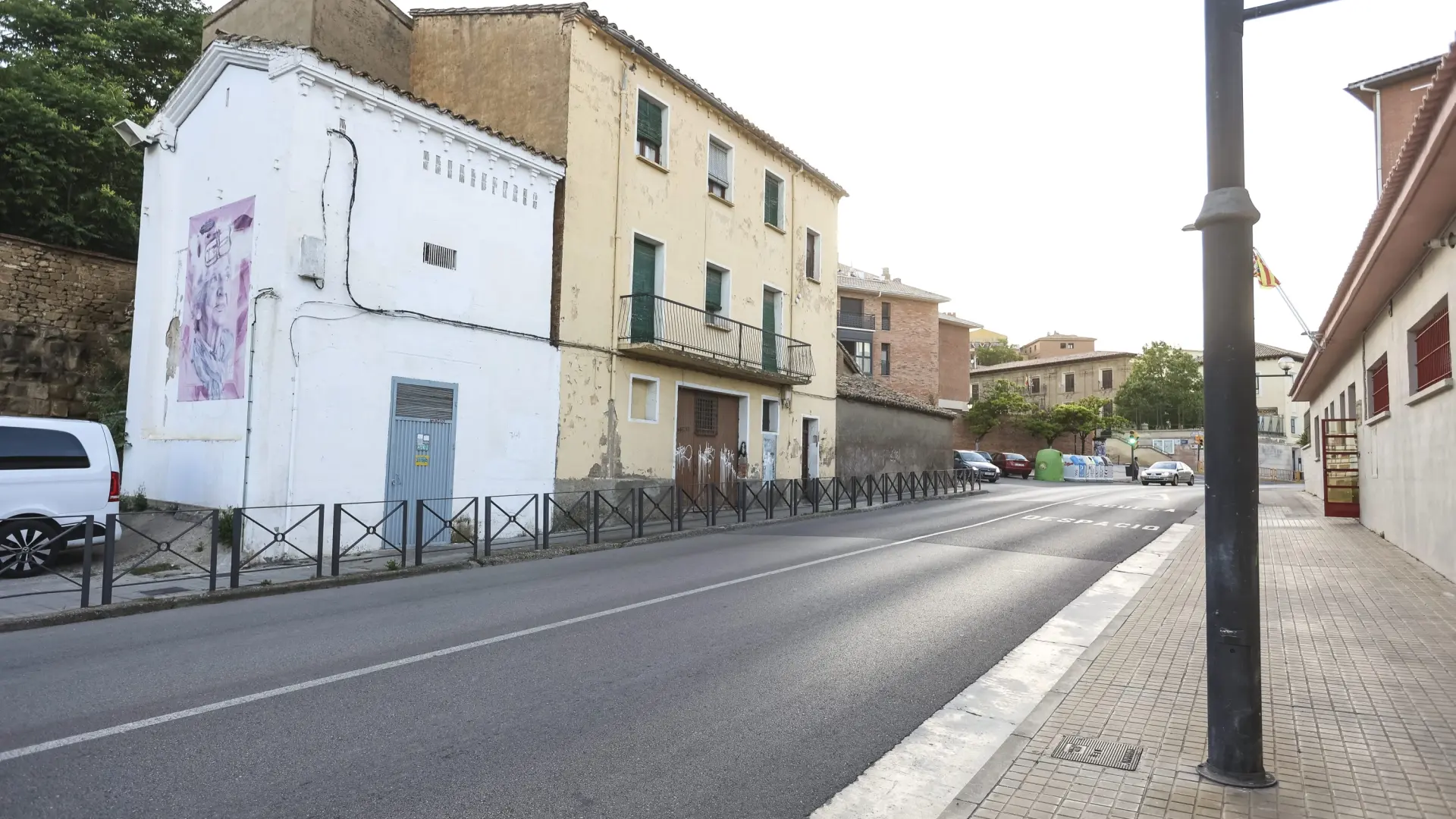 Licitan el derribo del edificio que unirá la Muralla de Huesca y la ...