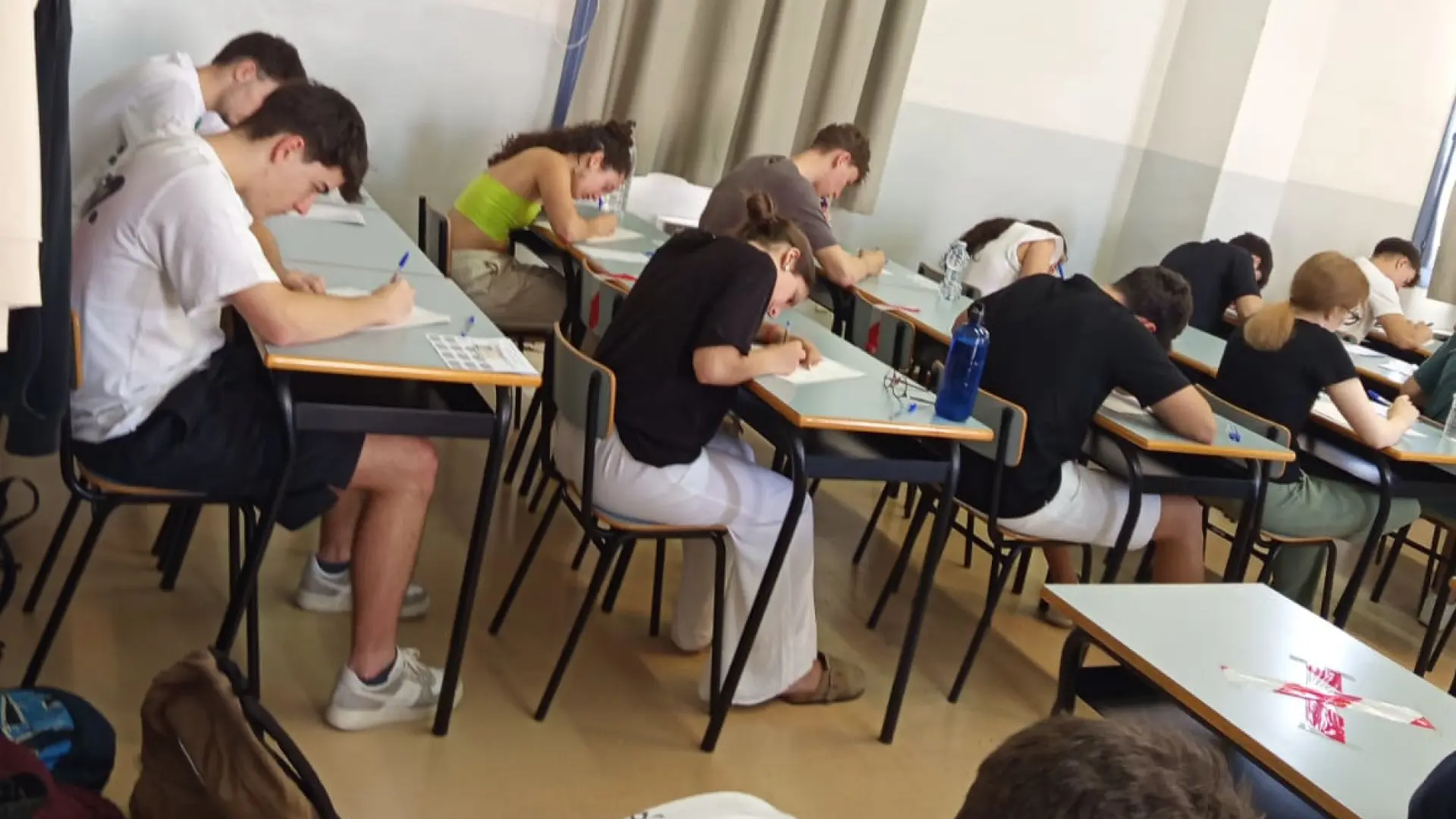 Una dosis de nervios y otra de incertidumbre en el inicio de las pruebas de la PAU