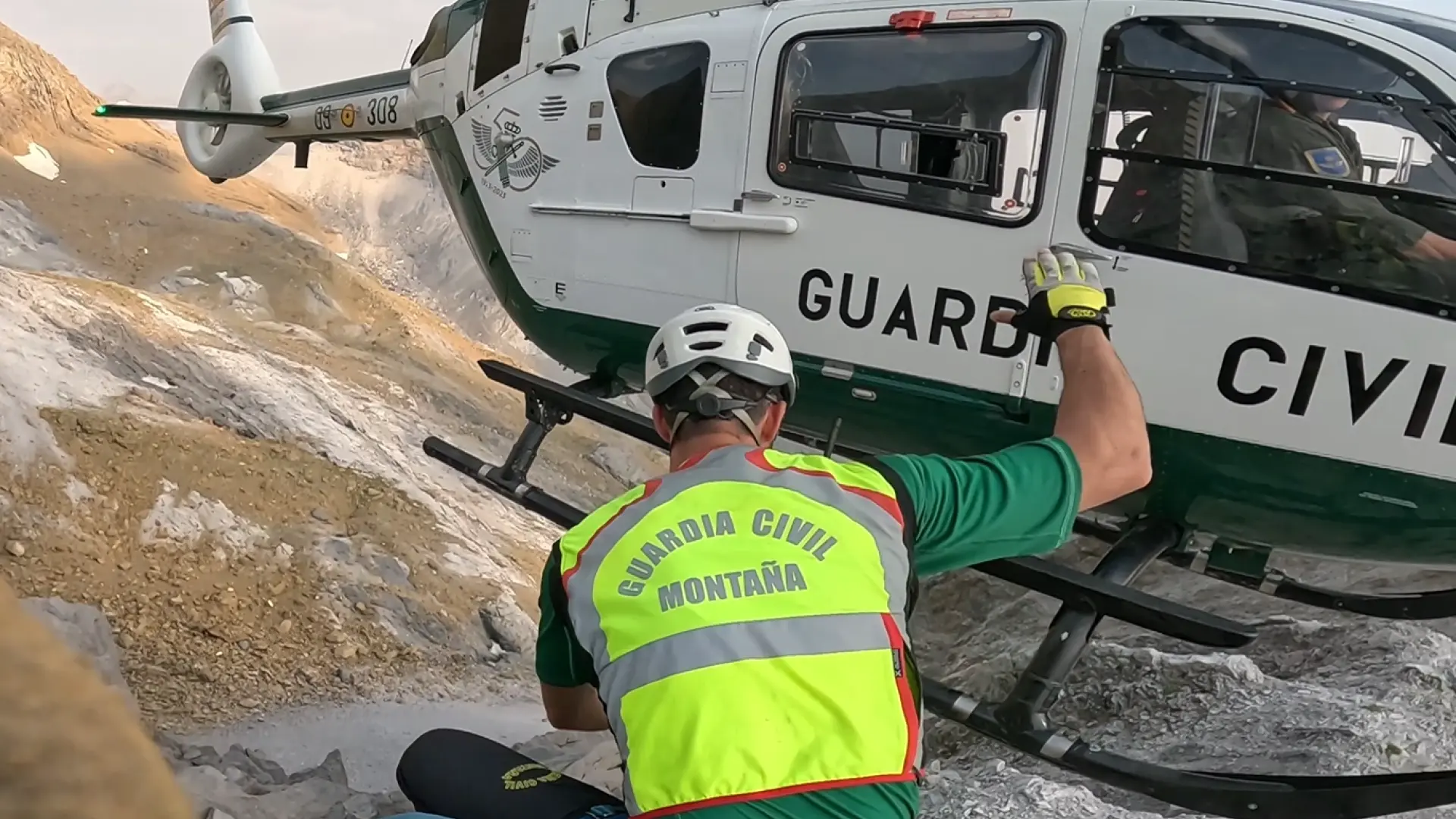 Espectaculares imágenes del rescate en las Crestas de Gabietos (Torla)