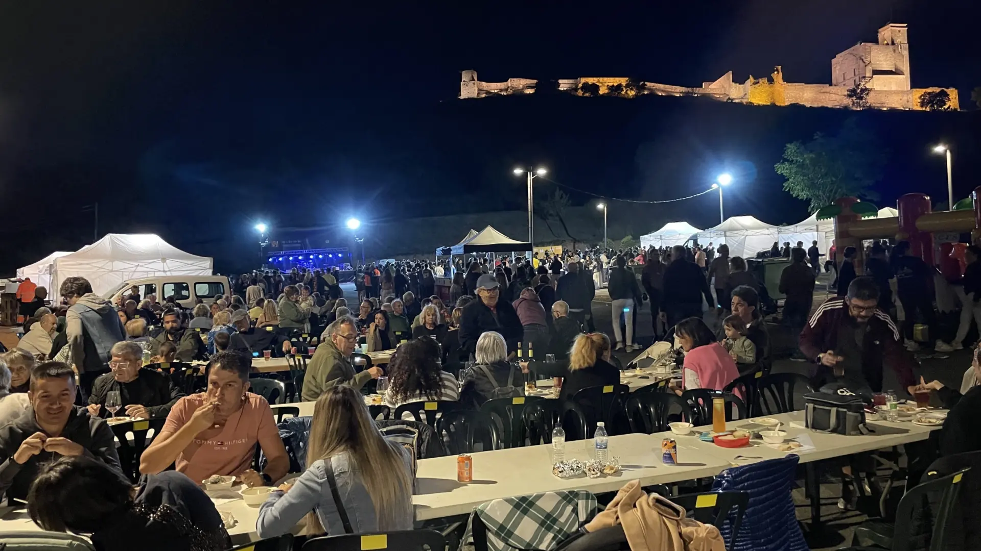 Benabarre disfruta de la coqueta "20 aniversario" en una gran velada