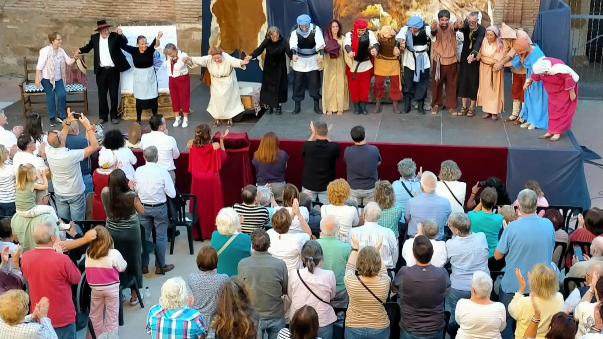 Espectacular y multitudinaria representación de "Bahlul, muladí de ...