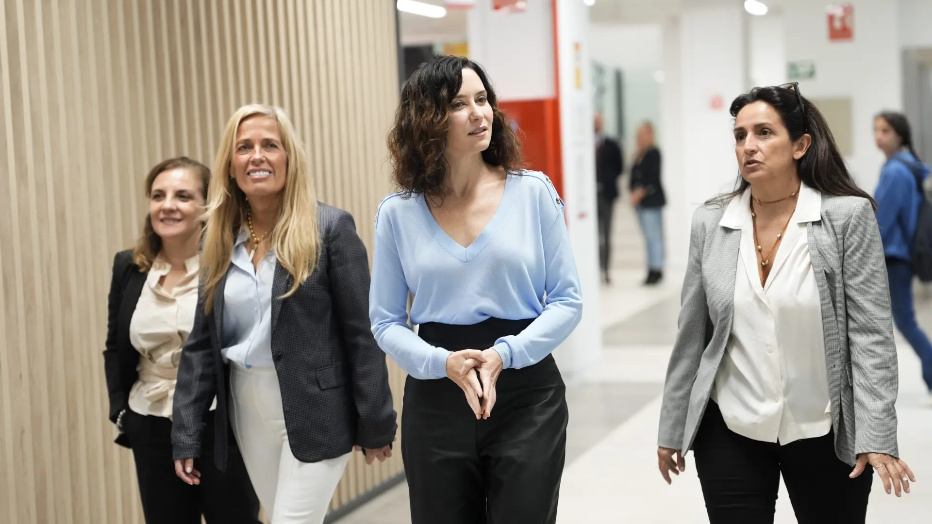 Ayuso rechaza las lecciones "de machito" de Sánchez sobre el aborto: "He sufrido la pérdida de ...