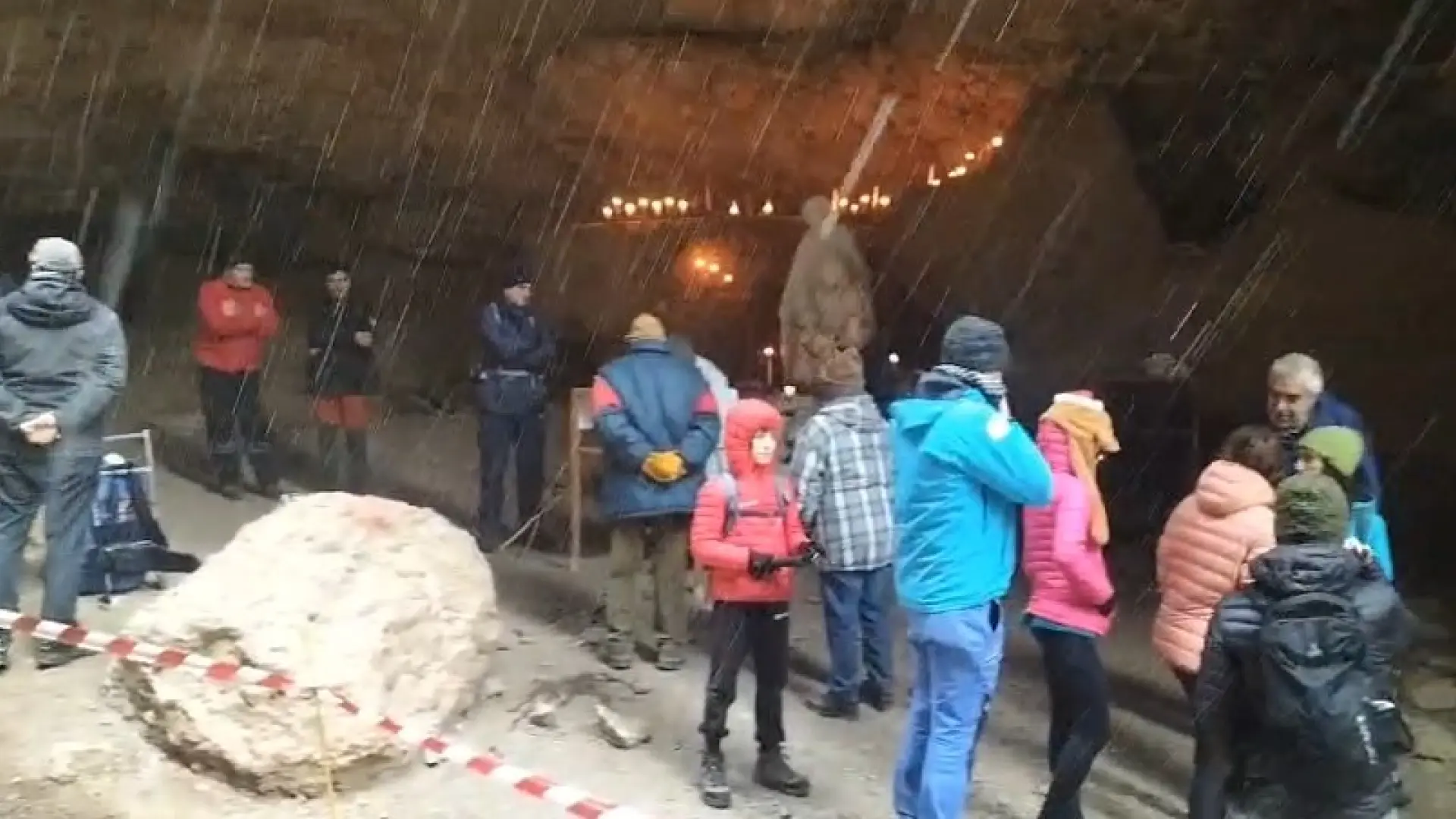 Tiempo desapacible en el belén montañero de Las Gorgas de San Julián