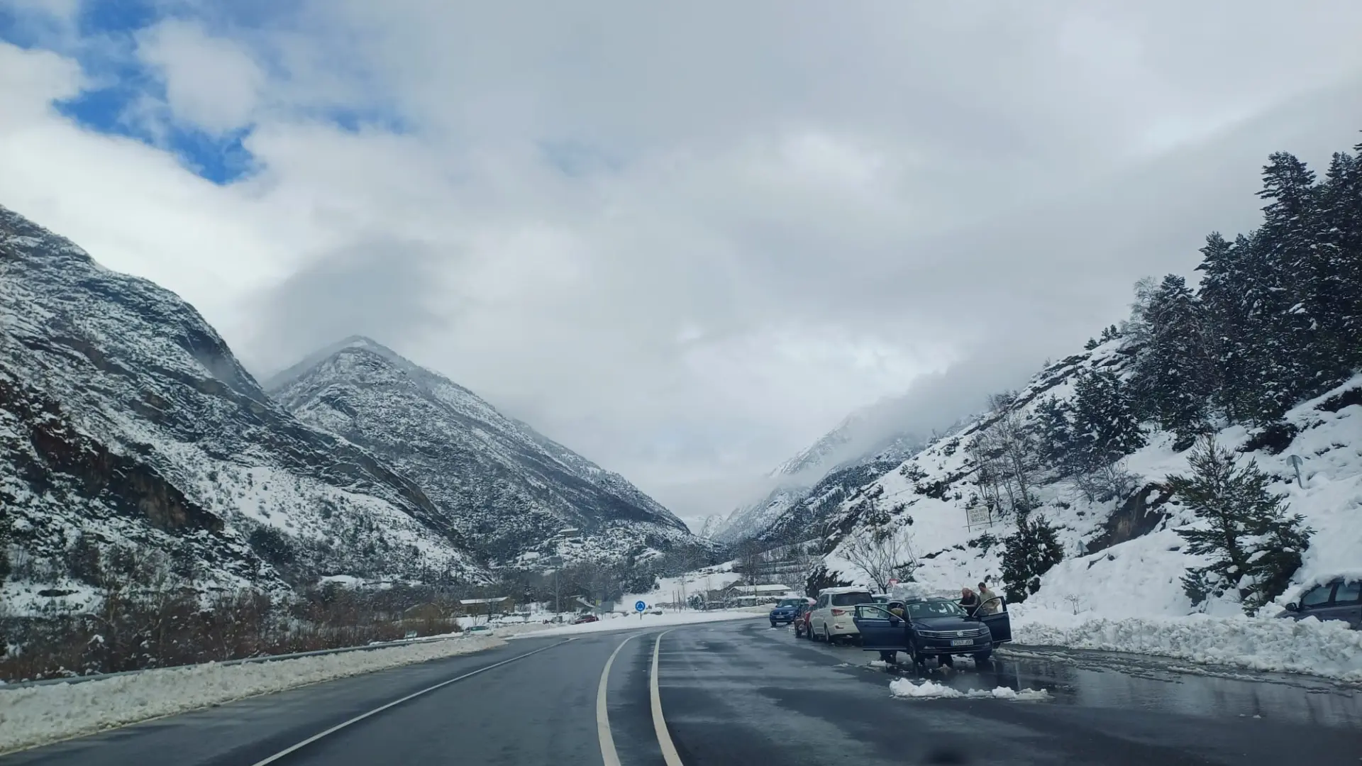 La nieve sigue cayendo en la provincia de Huesca para finalizar la ...