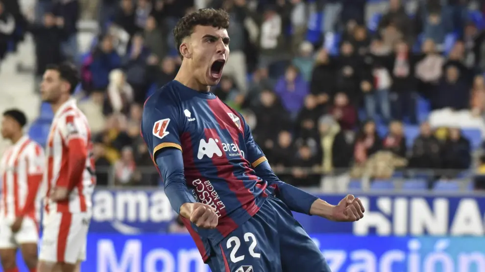 Ángel Pérez, única novedad en el once de la SD Huesca en su visita al ...