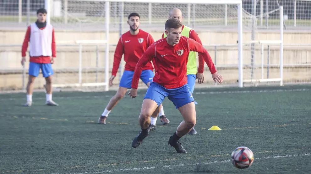 El Barbastro ficha a Guille Alonso y renueva a Jaime Ara y Óscar Arroyo