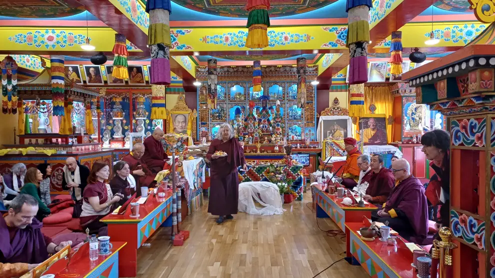 El templo budista de Panillo recibe el año 2152 en su 40 aniversario