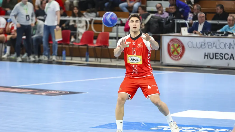 Ignacio Suárez renueva por dos años con el Bada Huesca