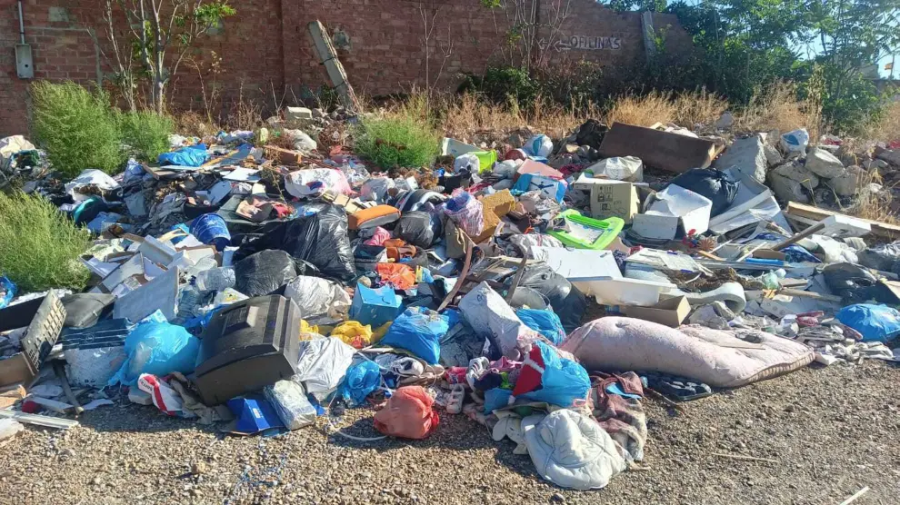 Vox denuncia “vertederos ilegales” en Tamarite que achaca al Puerta a Puerta