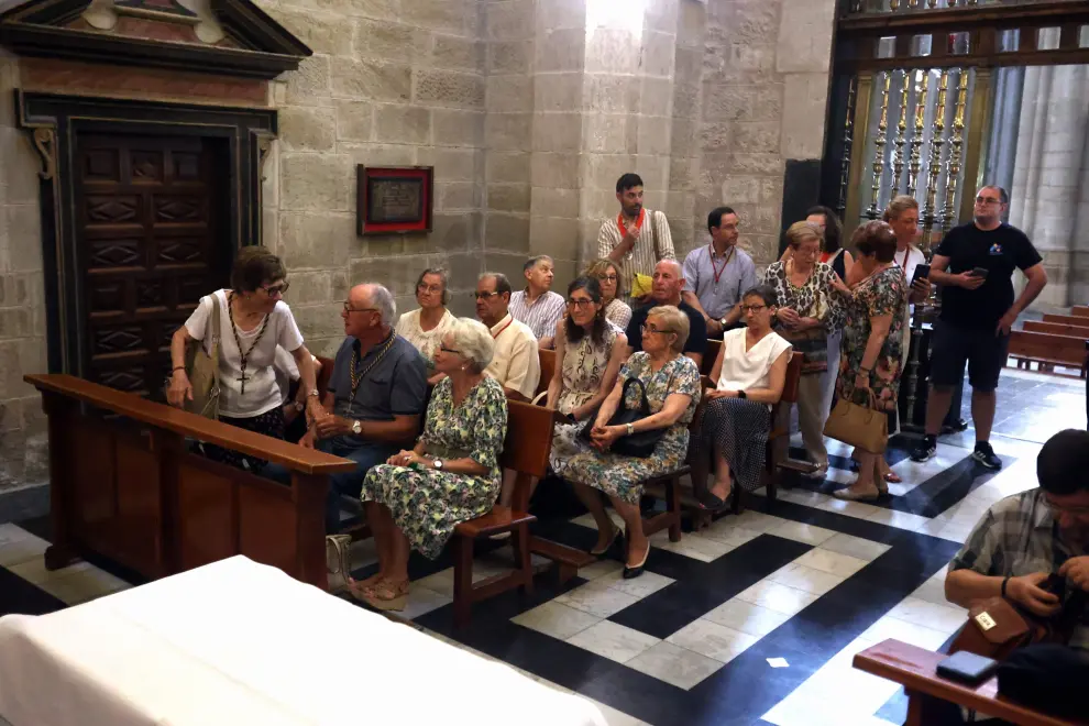 El Santo Cristo de los Milagros luce un nuevo manto | Imágenes