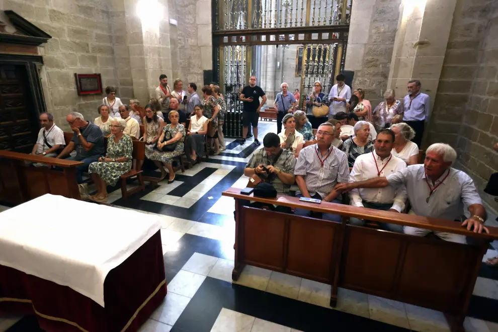 El Santo Cristo de los Milagros luce un nuevo manto | Imágenes