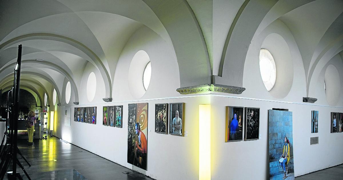 Las fotos de Ouka Leele y Álvaro Calvo itineran por el Alto Aragón