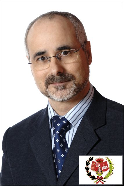 Ramiro Navarro, reelegido este miércoles como decano del Colegio de ...