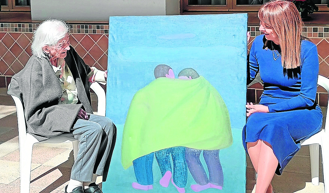 María Cruz Sarvisé dona un óleo al Ayuntamiento de Sabiñánigo