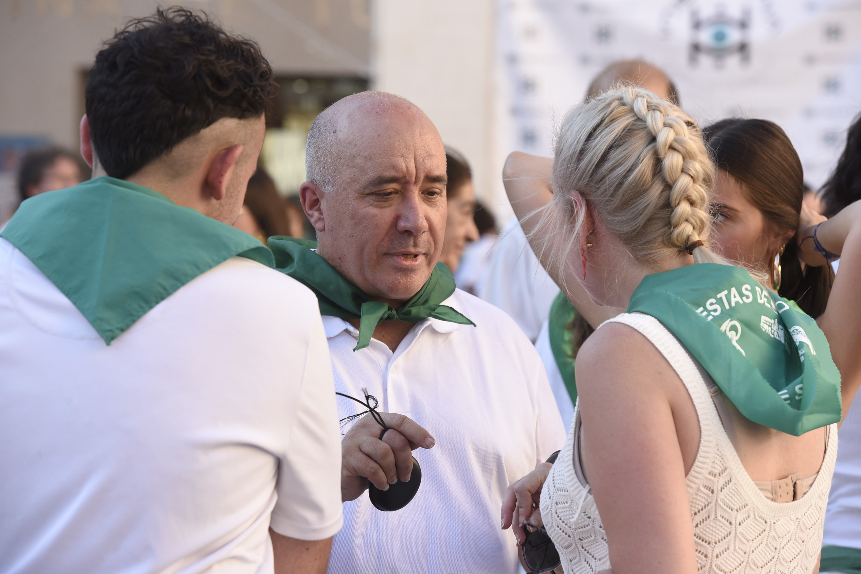 Multitudinaria jota de San Lorenzo en la plaza de Luis López Allué de ...