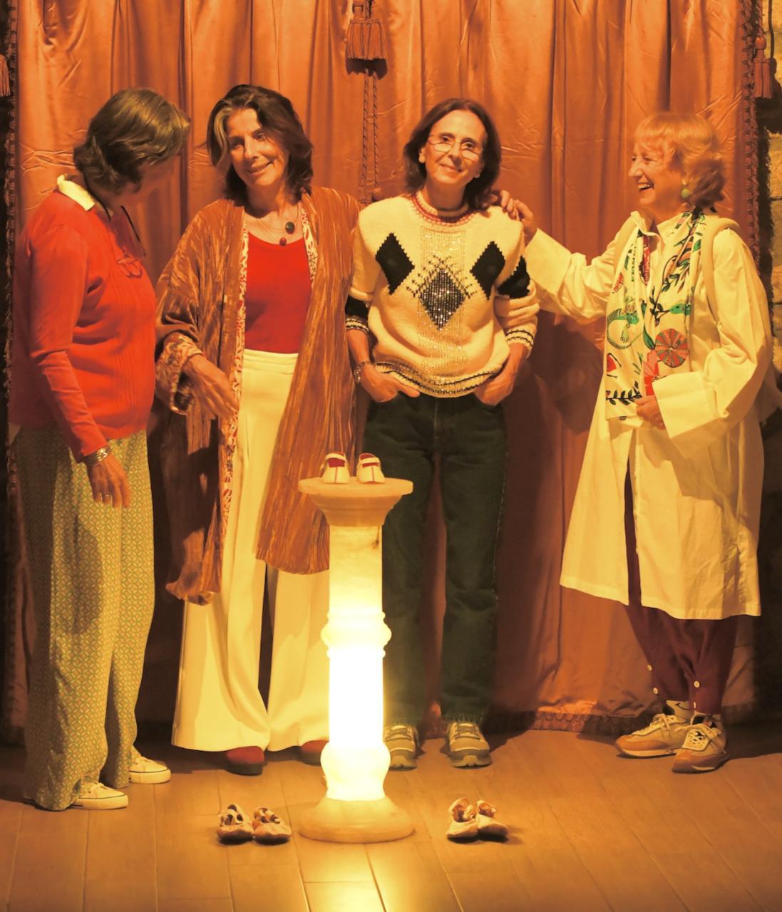 Inés Batlló invita con su exposición 'El Abrazo' a fusionarse con la vida