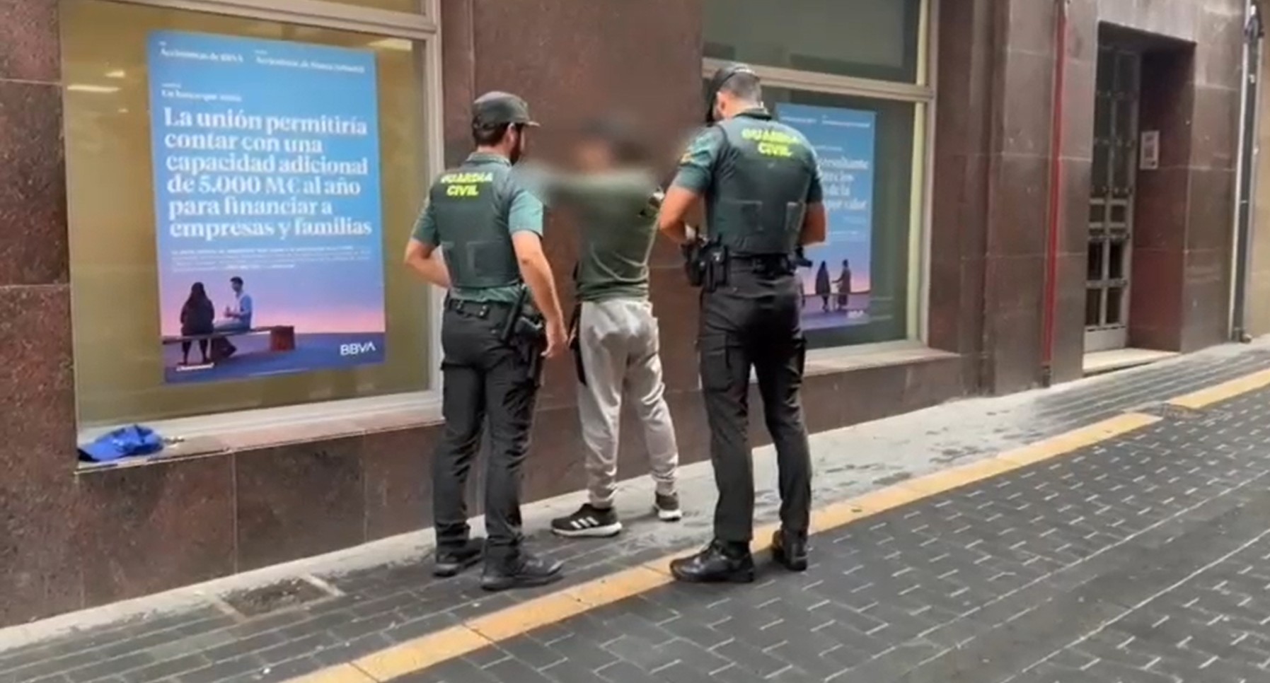 Detenido por dos robos con fuerza y un hurto en comercios de Barbastro