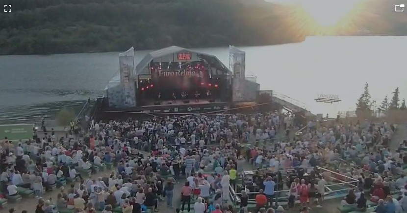 Puro Relajo enciende Pirineos Sur con un arranque lleno de ritmo y fiesta