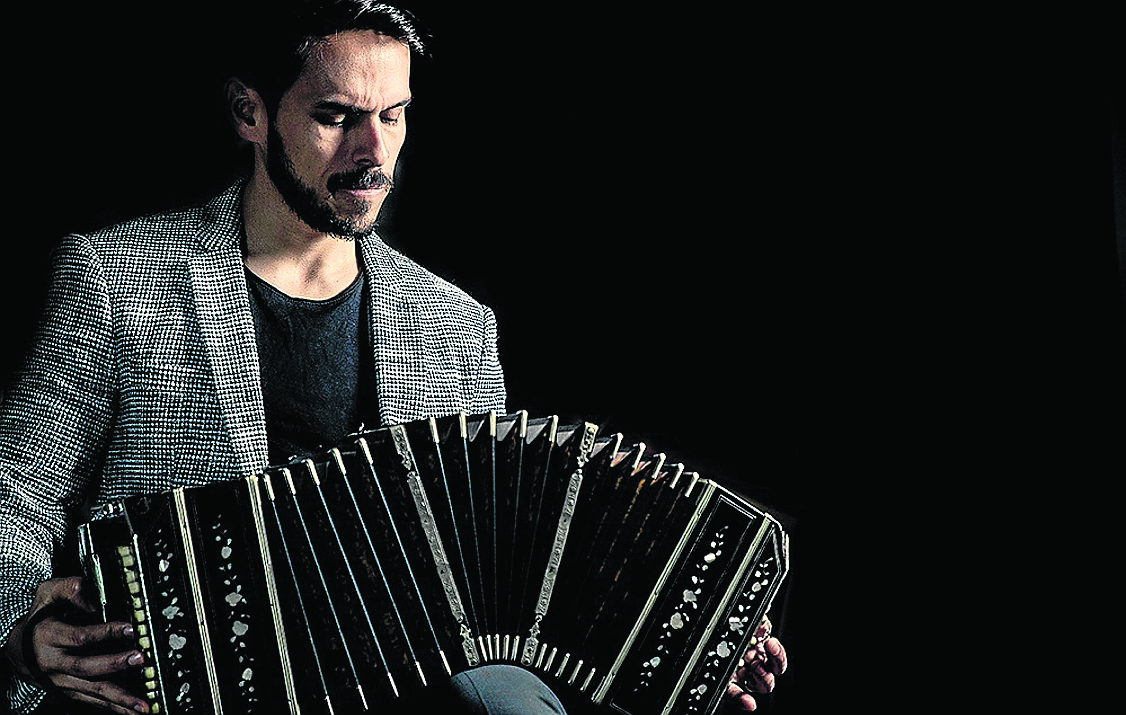 Constantini transforma la obra de Bach con su bandoneón
