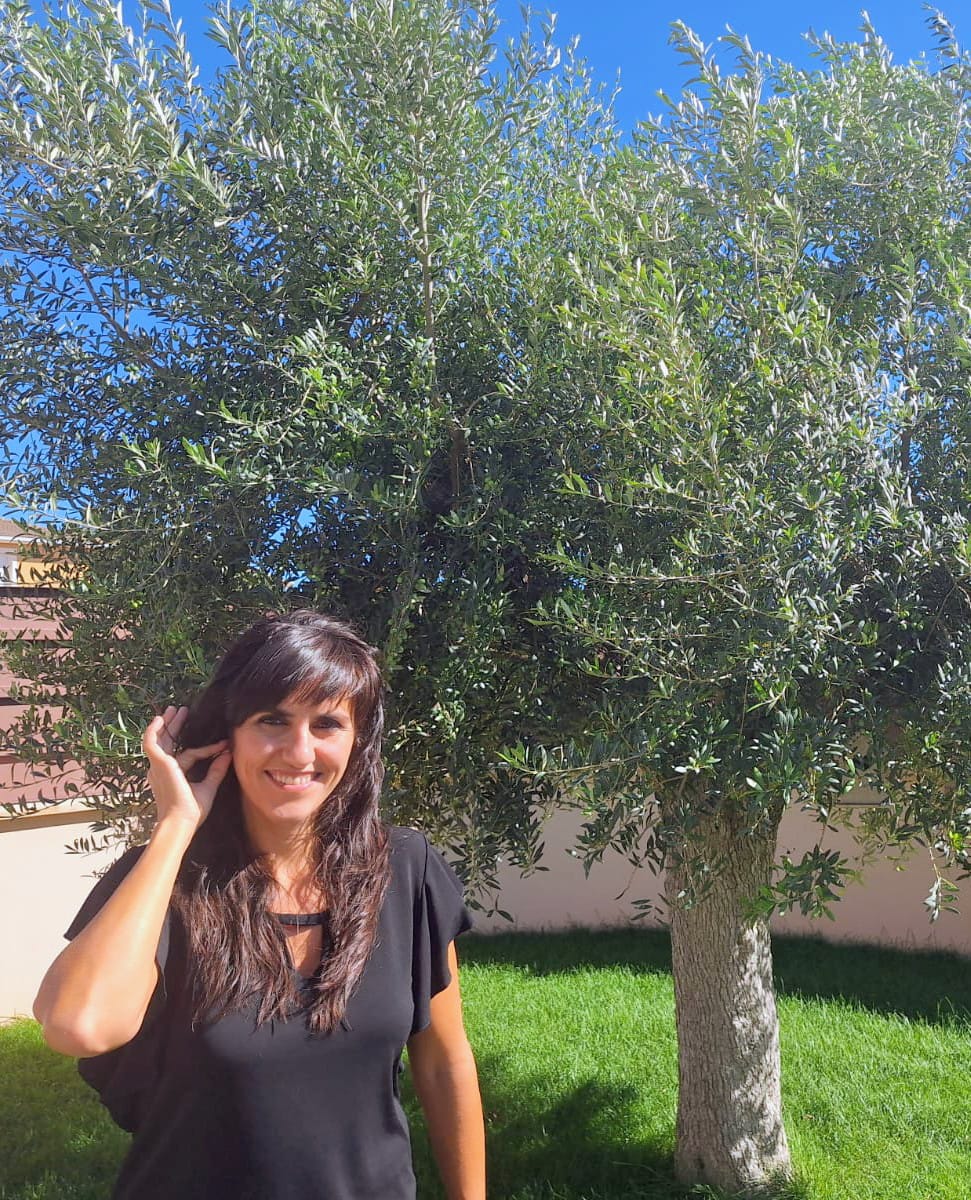 Sara Bernués Pardos: “La lengua de signos es visual-gestual y en sí es ...