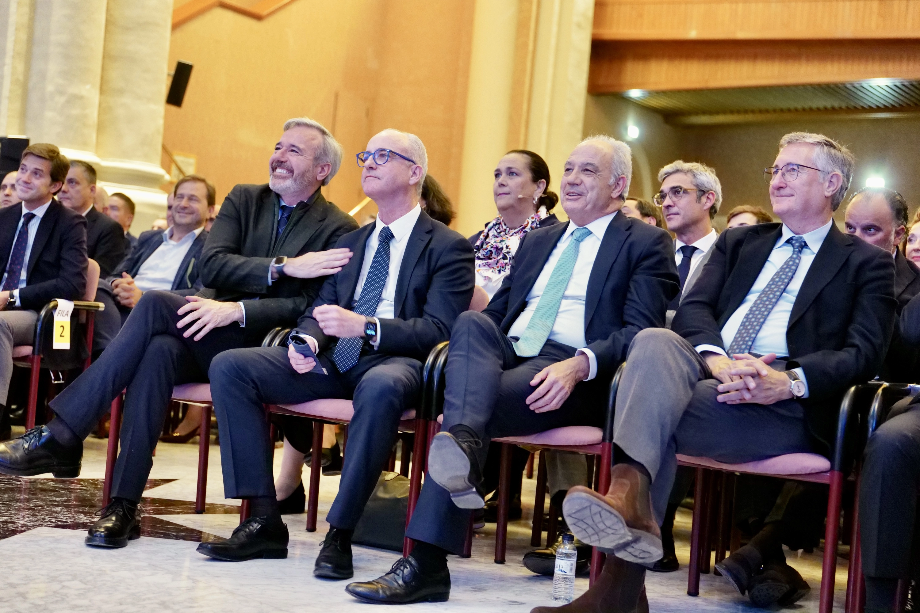 Fotos de la Cumbre Empresarial por la Competitividad de Aragón y Premio ...